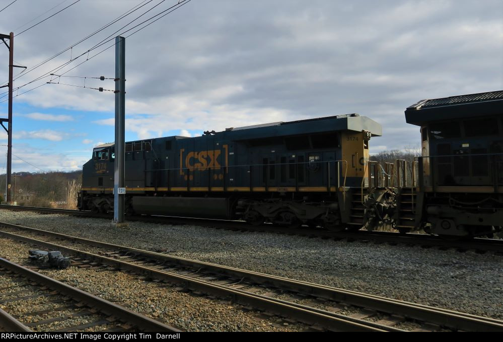 CSX 3174 leads Q404